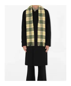 Burberry Checked Fringe Detailed Scarf - Candle