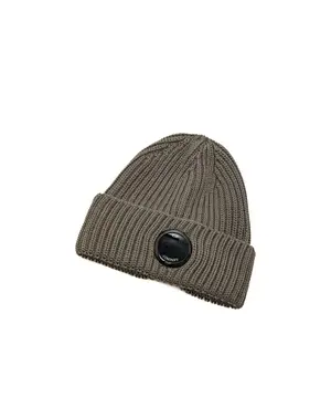 C.P. COMPANY Beanie With Iconic Lens Detail - Gray