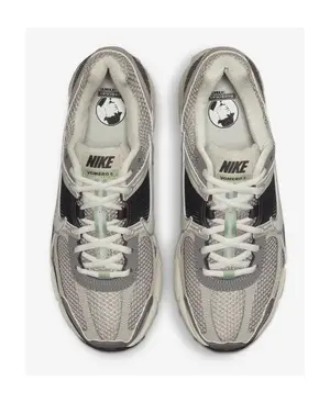 Nike Vomero 5 Athletic Sneakers - Gray
