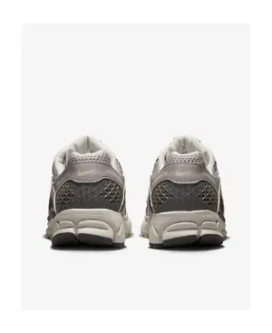 Nike Vomero 5 Athletic Sneakers - Gray