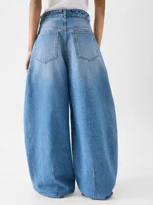 Jacquemus Ovalo De-nîmes Curved Leg Jeans