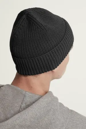 Canada Goose Logo Patch Ribbed Beanie - Black