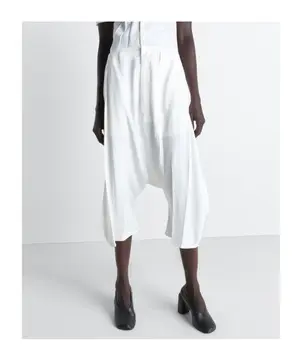 LEMAIRE Pleated Crinkled Viscose Twill Bermuda Shorts - Chalk