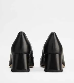 TOD'S Square Toe Chain Detail Pumps