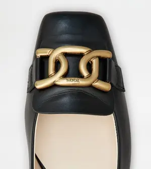 TOD'S Square Toe Chain Detail Pumps