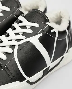 Valentino Garavani Logo Casual Lace-up Sneakers