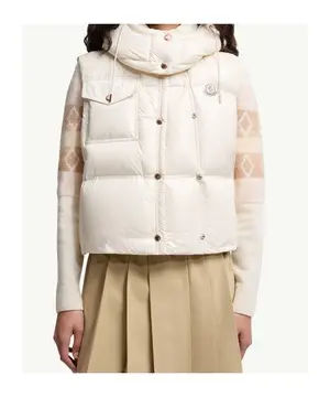 Moncler Pario Logo Patch Hooded Padded Gilet
