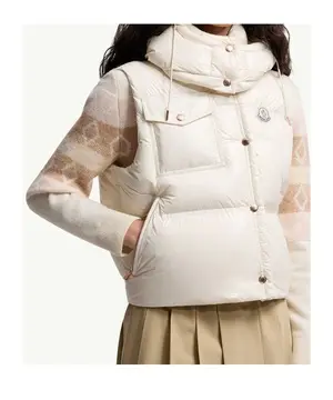 Moncler Pario Logo Patch Hooded Padded Gilet