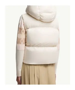 Moncler Pario Logo Patch Hooded Padded Gilet