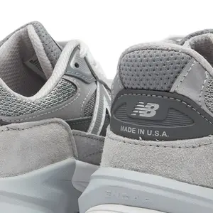 NEW BALANCE 990v6 Lace-up Sneakers - Gray