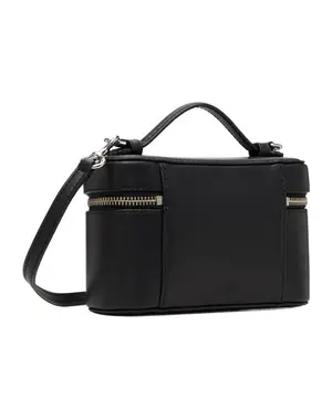 Marc Jacobs Logo Embossed Shoulder Bag - Black