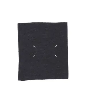 MAISON MARGIELA Knitted Scarf - Black