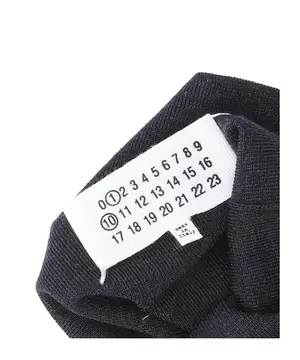 MAISON MARGIELA Knitted Scarf - Black
