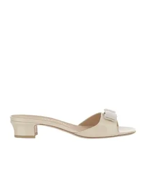 FERRAGAMO 30mm Vara Bow Slides - Amaretti