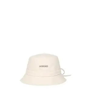 Jacquemus Logo Plaque Drawstring Bucket Hat - White