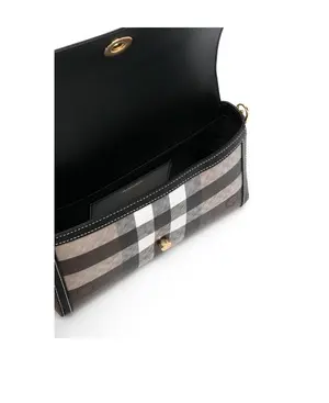 Burberry Note Logo Buckle Fastening Crossbody Bag - Black
