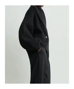 TOTEME Collared Long-sleeved Knit Sweater - Black