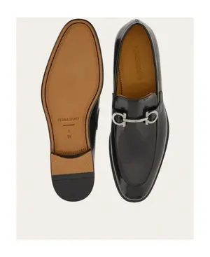 FERRAGAMO Gancini Loafers - Black