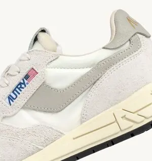 AUTRY Reelwind Low Top Lace Up Sneakers - White