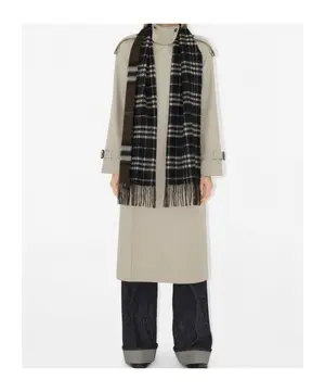Burberry Reversible Contrast Check Fringed Scarf - Snug/black