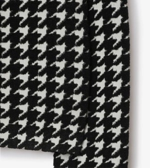 Burberry Houndstooth Pattern Crewneck Buttoned Cardigan