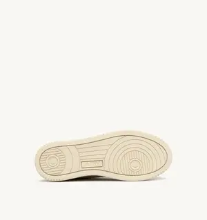 AUTRY Medalist Logo Embroidered Platform Sneakers - Nude