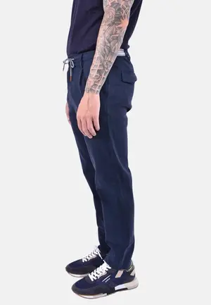 Eleventy Regular-fit Pleated Trousers With Drawstring Closure - Blue