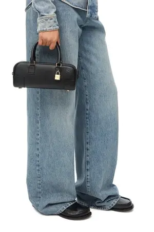 Loewe Amazona 23 Cropped Bag In Nappa Calfskin - Black