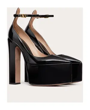Valentino Garavani Tan-go Vlogo Plaque Platform Pumps - Black