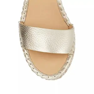 Valentino Garavani Rockstud Wedge Espadrilles - Nude
