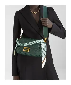 Fendi Baguette Ff Embossed Shoulder Bag - Green