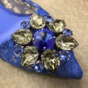 Dolce & Gabbana Taormina Lace Pumps With Embellished Brooch - Blue