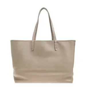 Burberry Highlands Ekd Embossed Medium Tote Bag - Nude
