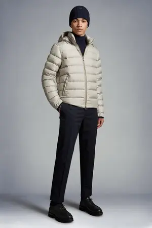 Moncler Arneb Zip-up Padded Jacket - Beige