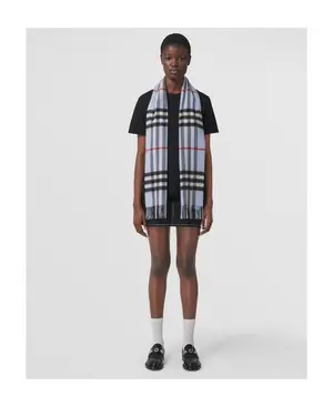 Burberry Vintage Check Fringed Scarf
