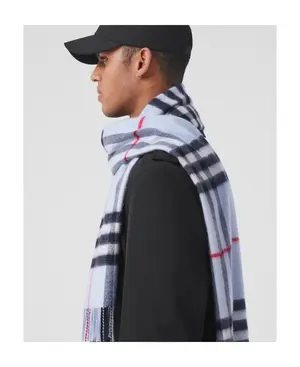 Burberry Vintage Check Fringed Scarf