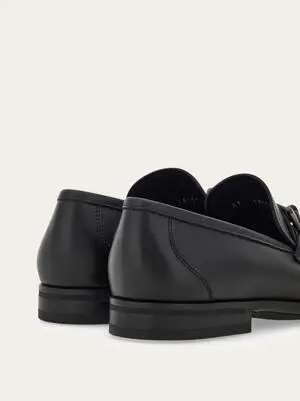 FERRAGAMO Gancini Loafers - Black