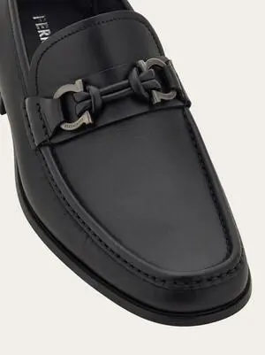 FERRAGAMO Gancini Loafers - Black