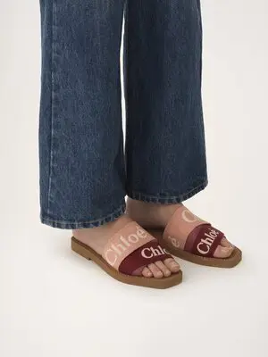Chloé Woody Logo Detailed Sandals - Brown