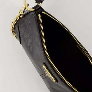 Prada Re-edition 2002 Zipped Shoulder Bag - Black