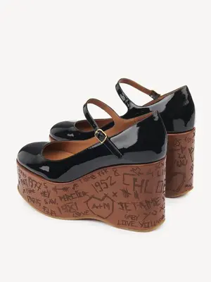 Chloé Maxime Wedge Pumps With Adjustable Buckle Closure - Brown