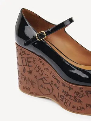 Chloé Maxime Wedge Pumps With Adjustable Buckle Closure - Brown