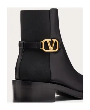 Valentino Garavani Vlogo Signature Ankle Boots