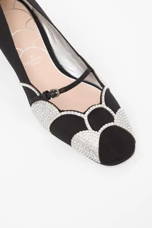 Valentino Garavani Embellished Almond Toe Pumps - Black/silver