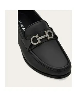 FERRAGAMO Gancini Detail Loafers - Black