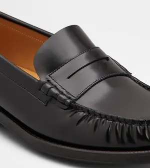 TOD'S Gathered Detail Loafers