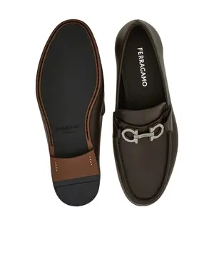FERRAGAMO Avril Round Toe Loafers With Gancini Buckle - Black
