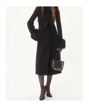 Valentino Garavani Vlogo Plaque Eyelet Detailed Shoulder Bag