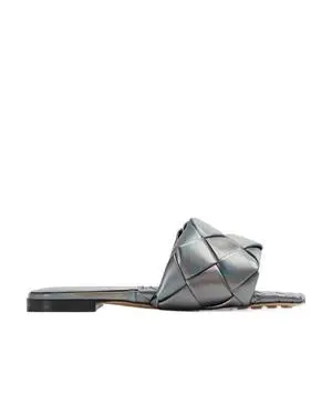 Bottega Veneta Lido Intrecciato Flat Sandals - Gray