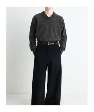 LEMAIRE Boxy V-neck Jumper - Black